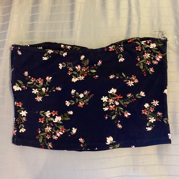 Heart & Hips | Tops | Nwt Heart Hips Cut Out Navy Blue Floral Crop Top ...